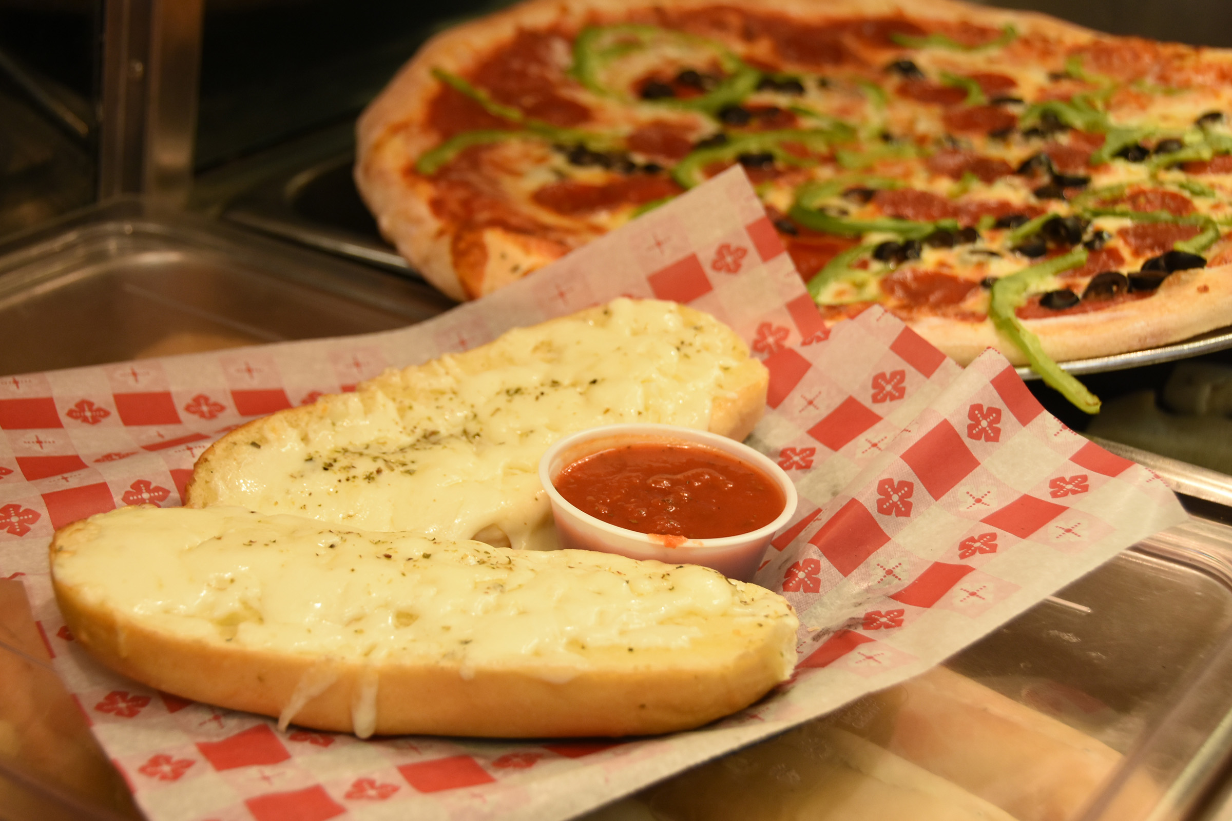 Leonardo's Pizza - serving the best New York style pizza in Mequon